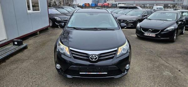 Black Toyota Avensis 2014 in Marijampole, with an engine capacity of 2.23 L and mileage of 324 thousand km for 5200 €, photo 2 on AUTOMOTO.COM.LV