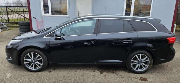Black Toyota Avensis 2014 in Marijampole, with an engine capacity of 2.23 L and mileage of 324 thousand km for 5200 €, photo 8 on AUTOMOTO.COM.LV