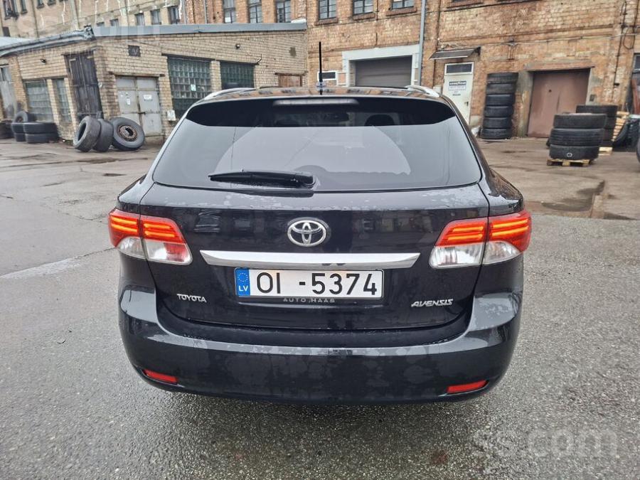 Black Toyota Avensis 2014 in Riga, with an engine capacity of 2.20 L and mileage of 224 thousand km for 7100 €, photo 5 on AUTOMOTO.COM.LV