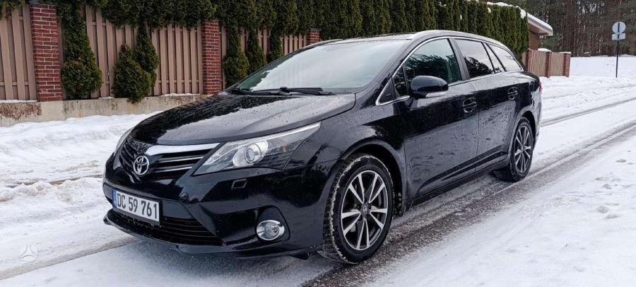 Black Toyota Avensis 2014 in Vilnius, with an engine capacity of 2.00 L and mileage of 212 thousand km for 6100 €, photo 1 on AUTOMOTO.COM.LV