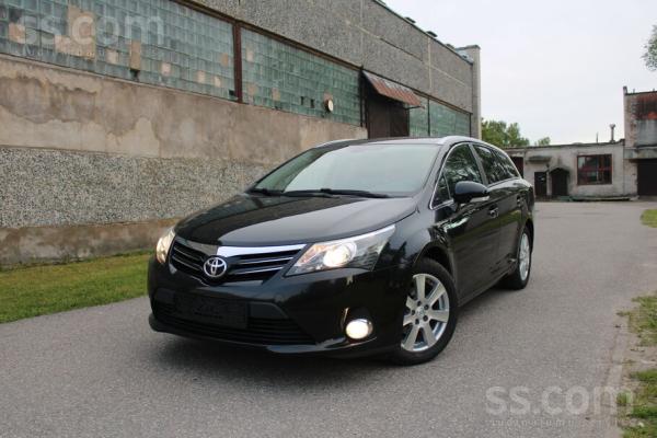 Melns Toyota Avensis 2014 Rīga, ar dzinēja tilpumu 2.00 L un nobraukumu 225 tūkst. km par 6490 €, foto 1 vietnē AUTOMOTO.COM.LV