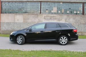 Черный Тойота Авенсис 2014 в Рига, объемом двигателя 2.00 л и пробегом 225 тыс. км за 6490 €, фото 4 на AUTOMOTO.COM.LV