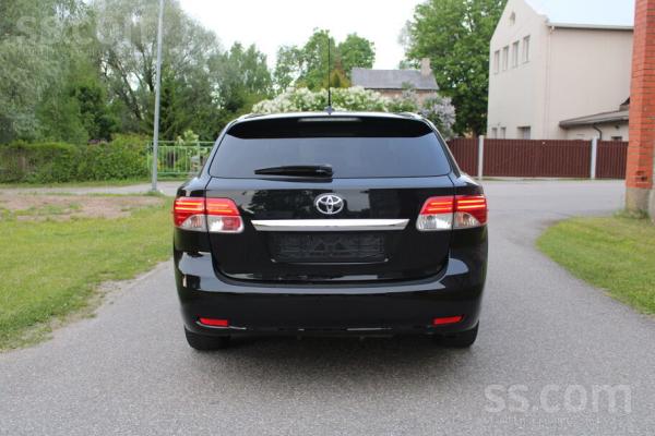 Melns Toyota Avensis 2014 Rīga, ar dzinēja tilpumu 2.00 L un nobraukumu 225 tūkst. km par 6490 €, foto 5 vietnē AUTOMOTO.COM.LV