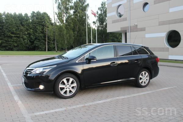 Черный Тойота Авенсис 2014 в Рига, объемом двигателя 2.00 л и пробегом 226 тыс. км за 6350 €, фото 2 на AUTOMOTO.COM.LV