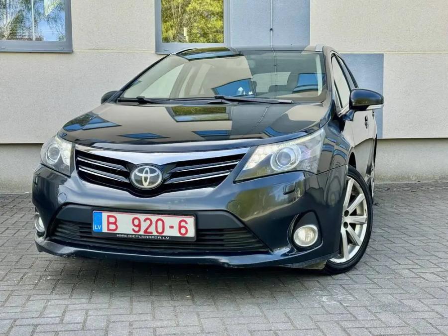 Черный Тойота Авенсис 2014 в Елгава, объемом двигателя 2.20 л и пробегом 290 тыс. км за 5500 €, фото 1 на AUTOMOTO.COM.LV
