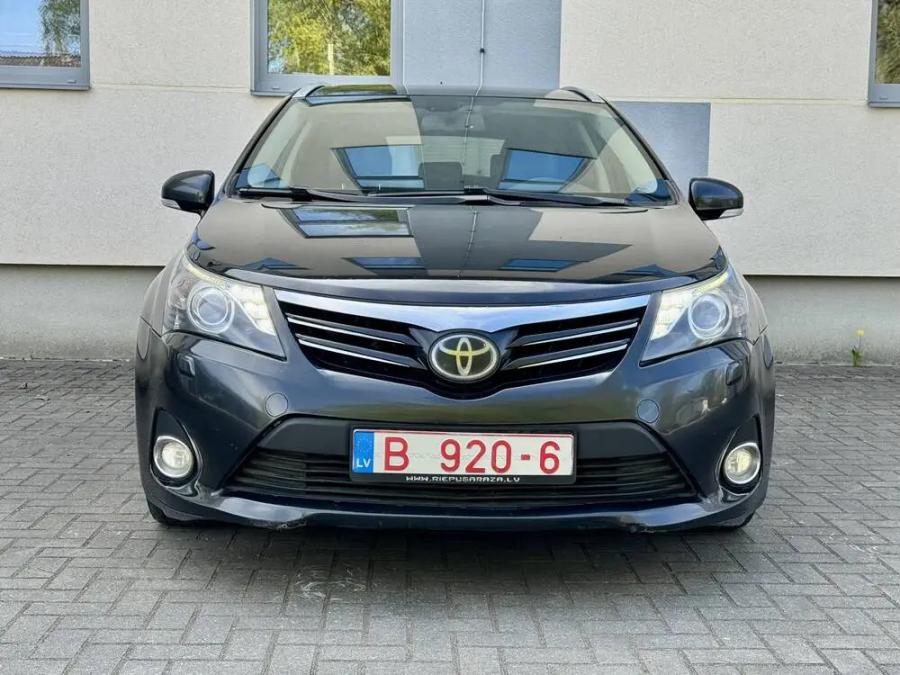 Черный Тойота Авенсис 2014 в Елгава, объемом двигателя 2.20 л и пробегом 290 тыс. км за 5500 €, фото 4 на AUTOMOTO.COM.LV