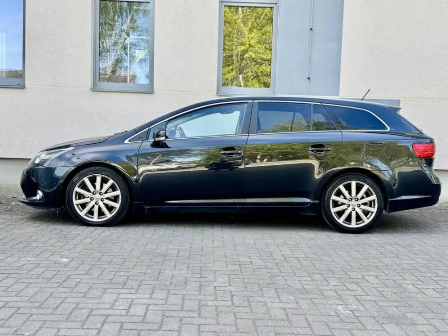 Черный Тойота Авенсис 2014 в Елгава, объемом двигателя 2.20 л и пробегом 290 тыс. км за 5500 €, фото 8 на AUTOMOTO.COM.LV