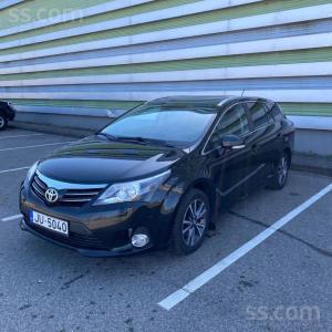 Черный Тойота Авенсис 2014 в Рига, объемом двигателя 2.00 л и пробегом 322 тыс. км за 4755 €, фото  на AUTOMOTO.COM.LV