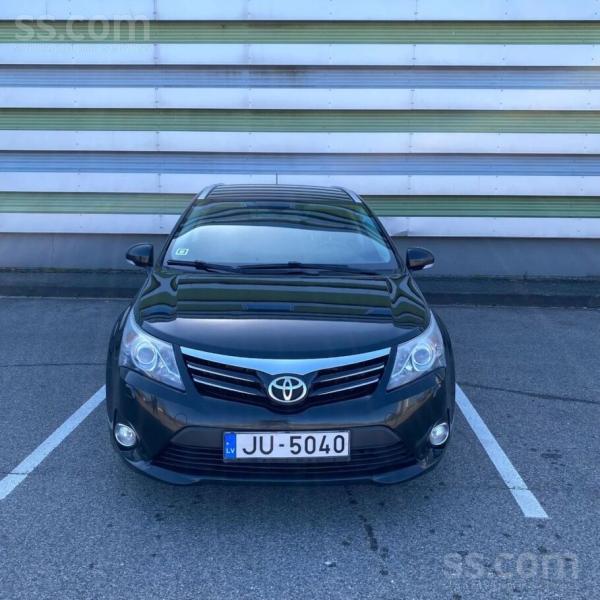 Melns Toyota Avensis 2014 Rīga, ar dzinēja tilpumu 2.00 L un nobraukumu 322 tūkst. km par 4755 €, foto 4 vietnē AUTOMOTO.COM.LV