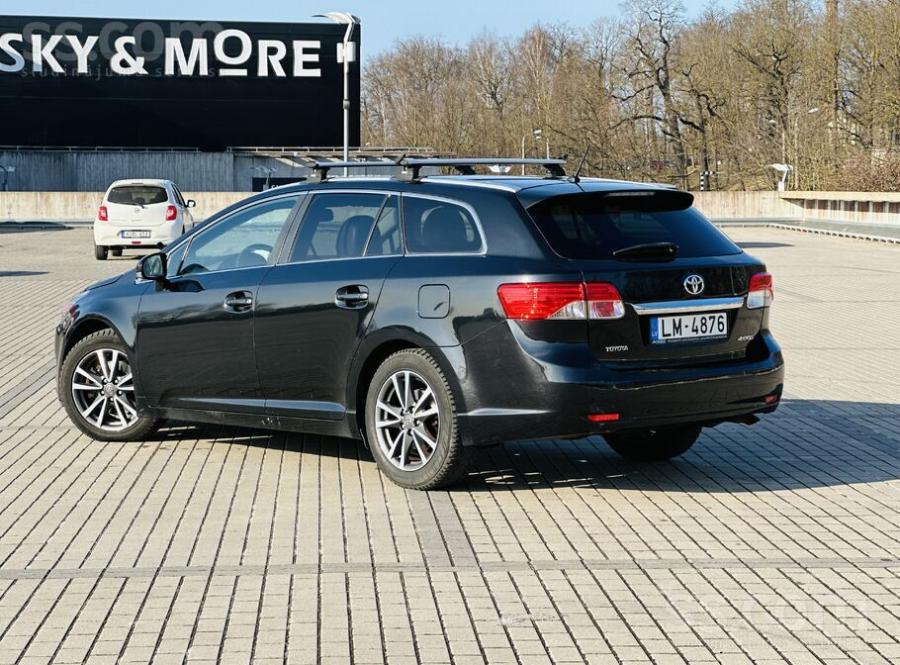 Melns Toyota Avensis 2014 Rīga, ar dzinēja tilpumu 2.20 L un nobraukumu 336 tūkst. km par 4890 €, foto 3 vietnē AUTOMOTO.COM.LV