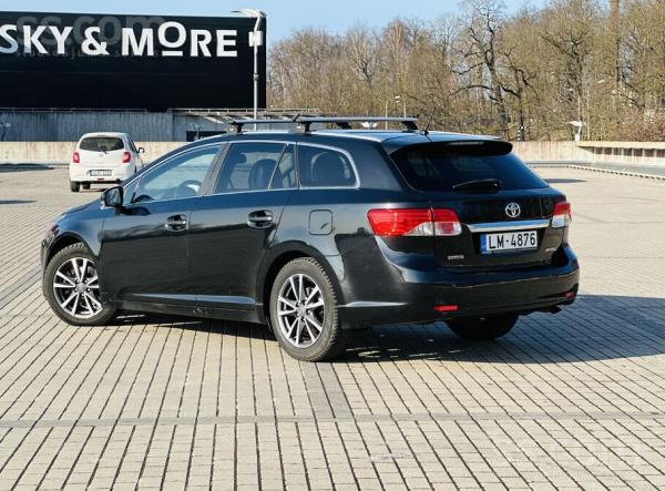 Melns Toyota Avensis 2014 Rīga, ar dzinēja tilpumu 2.20 L un nobraukumu 336 tūkst. km par 4890 €, foto 2 vietnē AUTOMOTO.COM.LV
