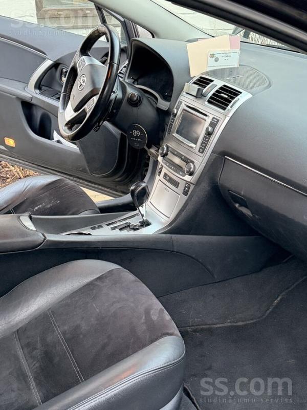 Melns Toyota Avensis 2014 Rīga, ar dzinēja tilpumu 2.20 L un nobraukumu 336 tūkst. km par 4890 €, foto 5 vietnē AUTOMOTO.COM.LV