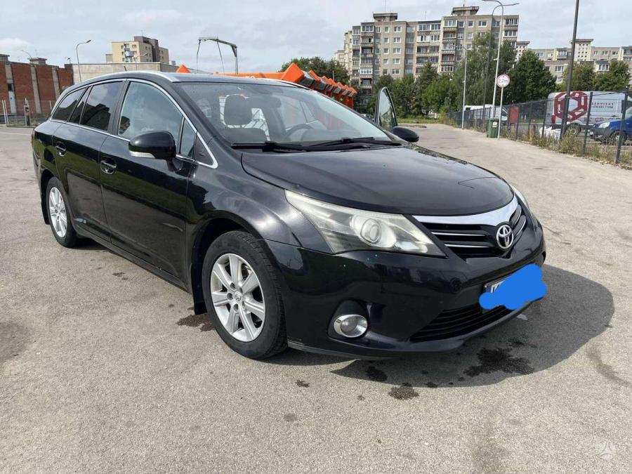Черный Тойота Авенсис 2014 в Каунас, объемом двигателя 2.00 л и пробегом 297 тыс. км за 5500 €, фото 3 на AUTOMOTO.COM.LV