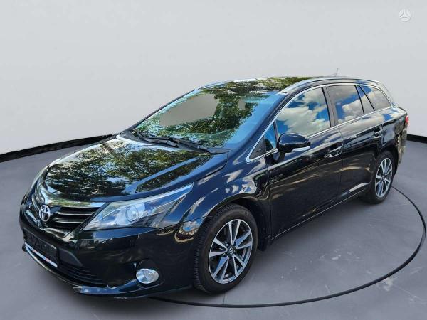 Black Toyota Avensis 2014 in Marijampole, with an engine capacity of 2.23 L and mileage of 324 thousand km for 4800 €, photo 1 on AUTOMOTO.COM.LV