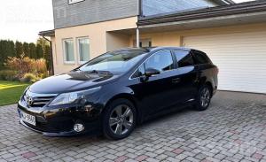 Black Toyota Avensis 2014 in Valmiera, with an engine capacity of 2.20 L and mileage of 236 thousand km for 7550 €, photo 4 on AUTOMOTO.COM.LV