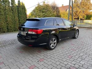Black Toyota Avensis 2014 in Valmiera, with an engine capacity of 2.20 L and mileage of 236 thousand km for 7550 €, photo 6 on AUTOMOTO.COM.LV