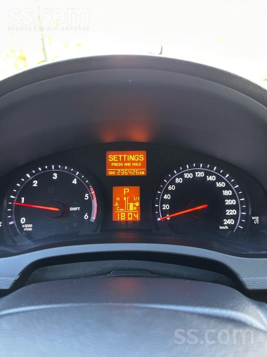 Black Toyota Avensis 2014 in Valmiera, with an engine capacity of 2.20 L and mileage of 236 thousand km for 7550 €, photo 7 on AUTOMOTO.COM.LV