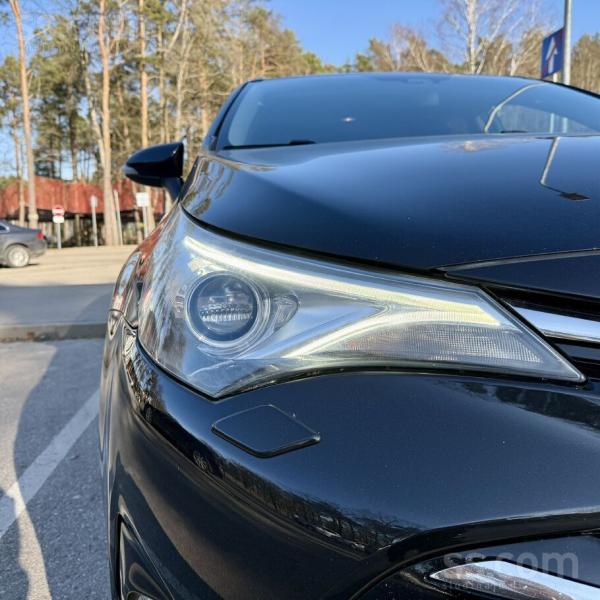 Черный Тойота Авенсис 2015 в Валмиера, объемом двигателя 2.00 л и пробегом 285 тыс. км за 9500 €, фото 11 на AUTOMOTO.COM.LV