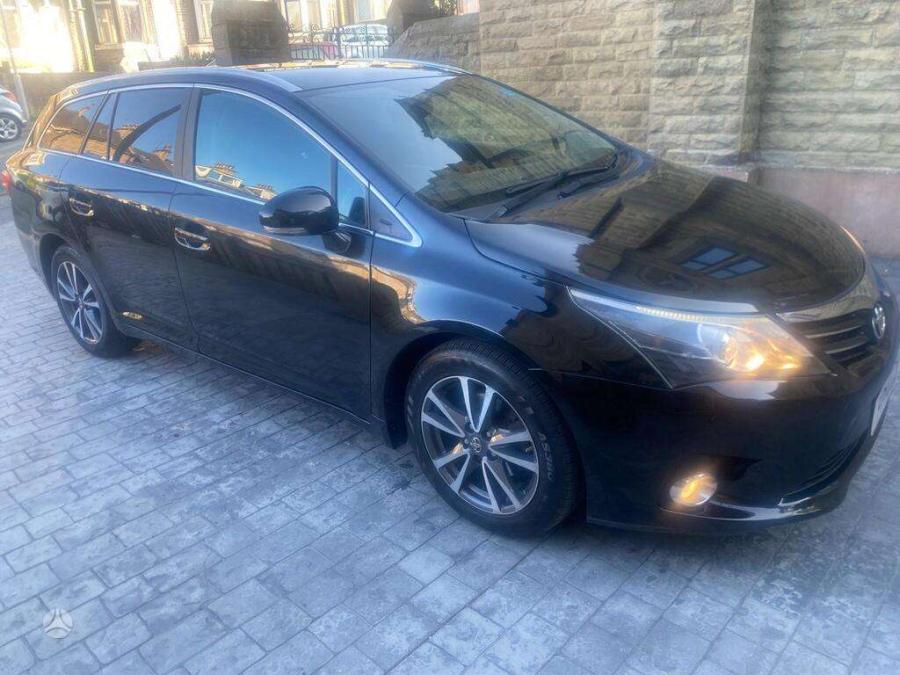 Melns Toyota Avensis 2015 Kauņa, ar dzinēja tilpumu 2.00 L un nobraukumu 120 tūkst. km par 2650 €, foto 1 vietnē AUTOMOTO.COM.LV
