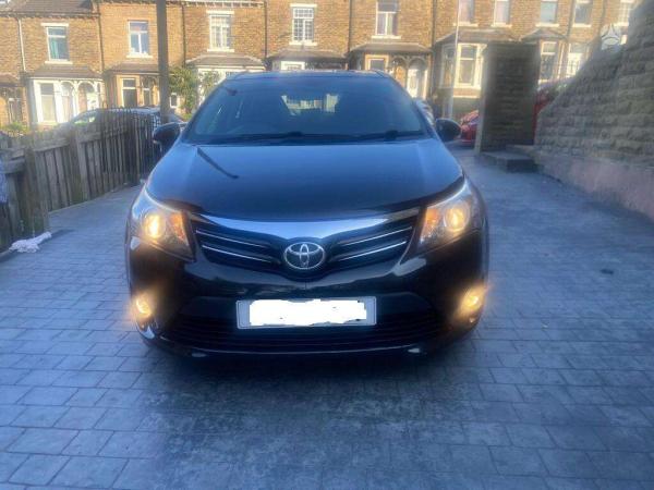 Black Toyota Avensis 2015 in Kaunas, with an engine capacity of 2.00 L and mileage of 120 thousand km for 2650 €, photo 4 on AUTOMOTO.COM.LV