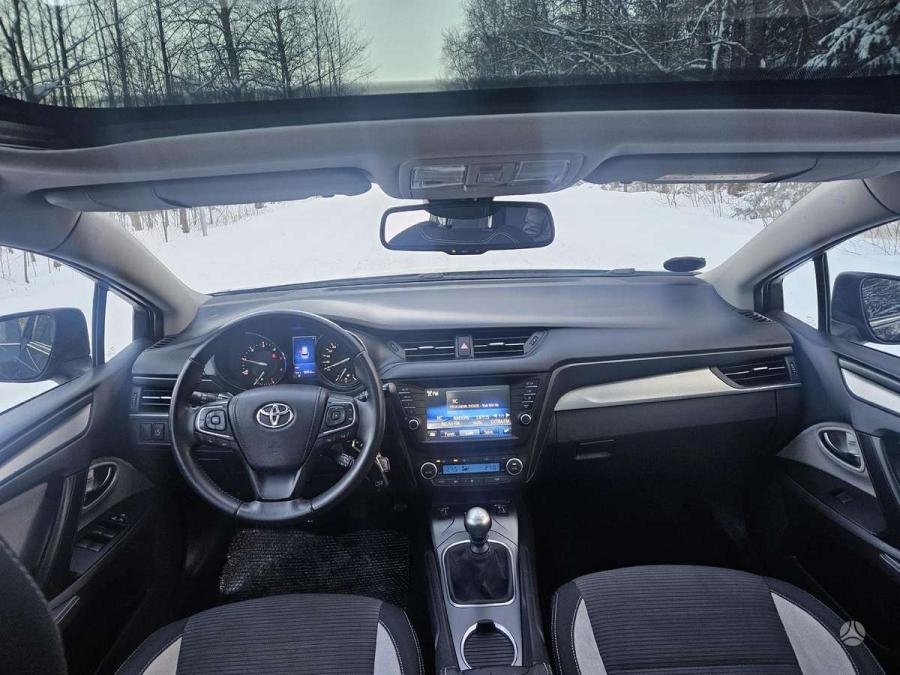 Melns Toyota Avensis 2015 Raseiniai, ar dzinēja tilpumu 2.00 L un nobraukumu 260 tūkst. km par 7200 €, foto 13 vietnē AUTOMOTO.COM.LV