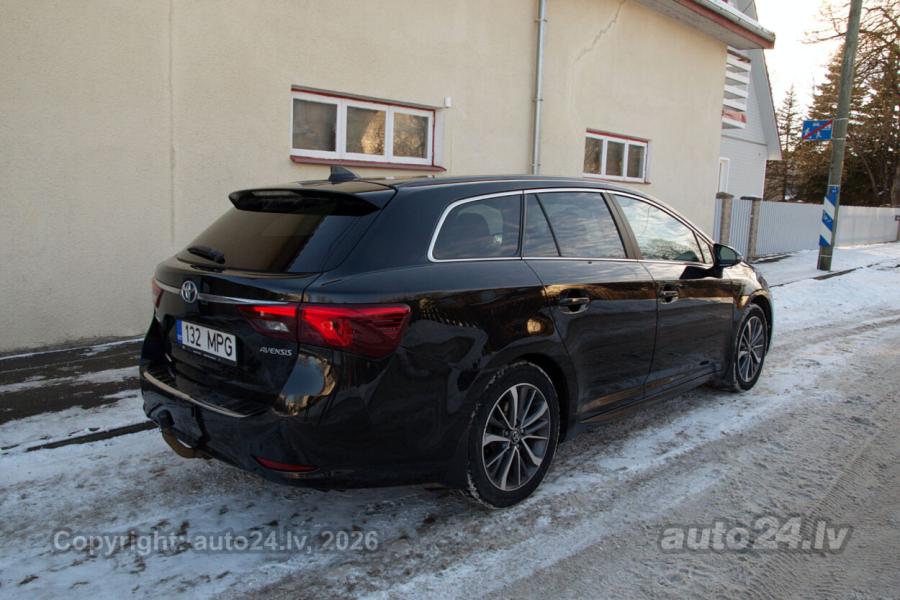 Black Toyota Avensis 2015 in Tartu, with an engine capacity of 1.80 L and mileage of 342 thousand km for 7700 €, photo 8 on AUTOMOTO.COM.LV