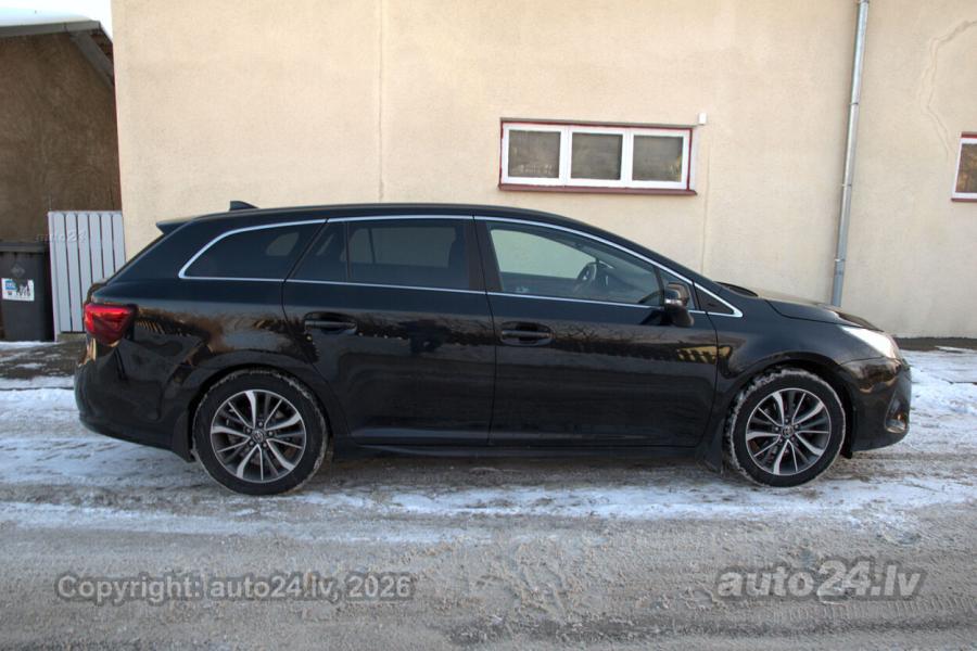 Black Toyota Avensis 2015 in Tartu, with an engine capacity of 1.80 L and mileage of 342 thousand km for 7700 €, photo 10 on AUTOMOTO.COM.LV
