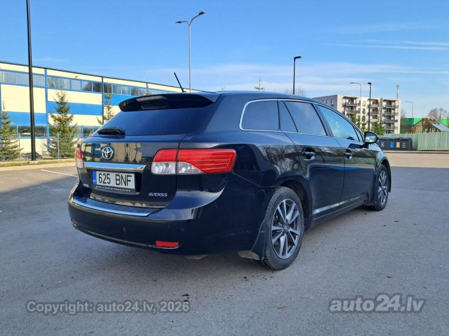 Black Toyota Avensis 2015 in Tallinn, with an engine capacity of 1.80 L and mileage of 144 thousand km for 9500 €, photo 4 on AUTOMOTO.COM.LV