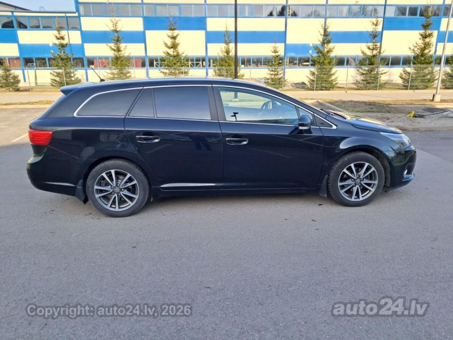 Black Toyota Avensis 2015 in Tallinn, with an engine capacity of 1.80 L and mileage of 144 thousand km for 9500 €, photo 8 on AUTOMOTO.COM.LV