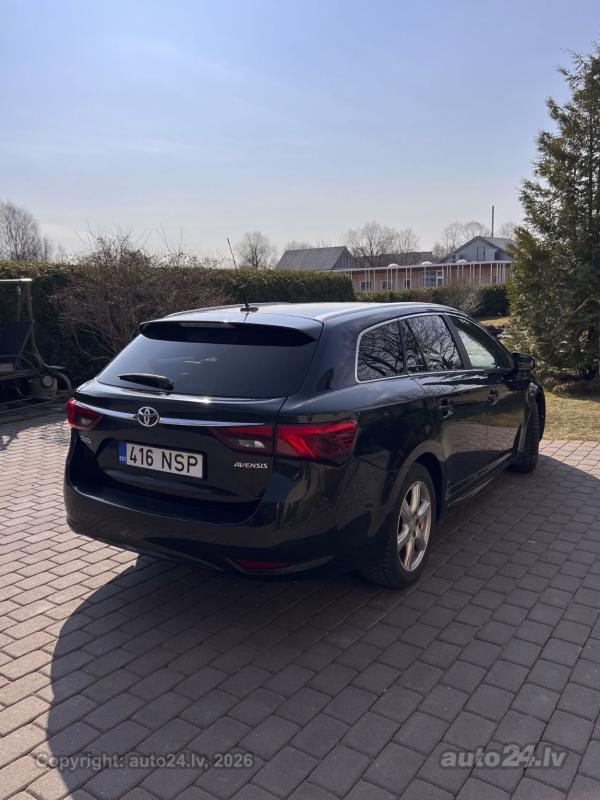 Melns Toyota Avensis 2015 Tallina, ar dzinēja tilpumu 2.00 L un nobraukumu 114 tūkst. km par 9999 €, foto 3 vietnē AUTOMOTO.COM.LV