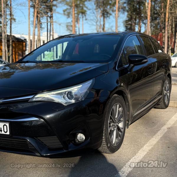 Black Toyota Avensis 2015 in Riga, with an engine capacity of 2.00 L and mileage of 295 thousand km for 9500 €, photo 1 on AUTOMOTO.COM.LV