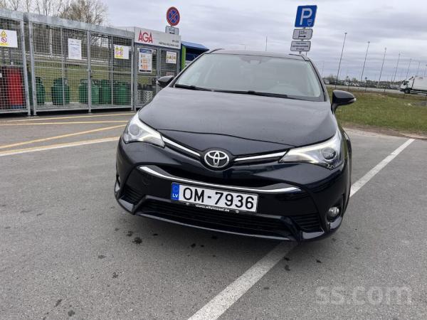 Melns Toyota Avensis 2015 Rīga, ar dzinēja tilpumu 2.00 L un nobraukumu 162 tūkst. km par 8900 €, foto 3 vietnē AUTOMOTO.COM.LV