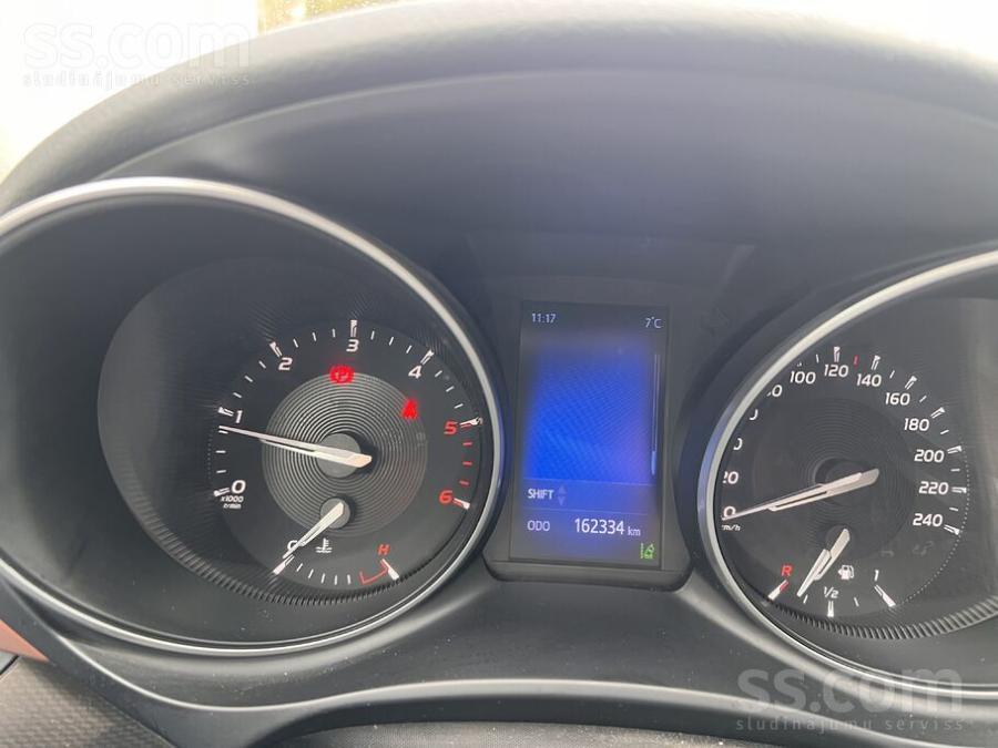 Черный Тойота Авенсис 2015 в Рига, объемом двигателя 2.00 л и пробегом 162 тыс. км за 8900 €, фото 12 на AUTOMOTO.COM.LV