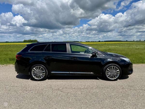 Black Toyota Avensis 2015 in Vilkaviskis, with an engine capacity of 2.00 L and mileage of 232 thousand km for 7800 €, photo 6 on AUTOMOTO.COM.LV