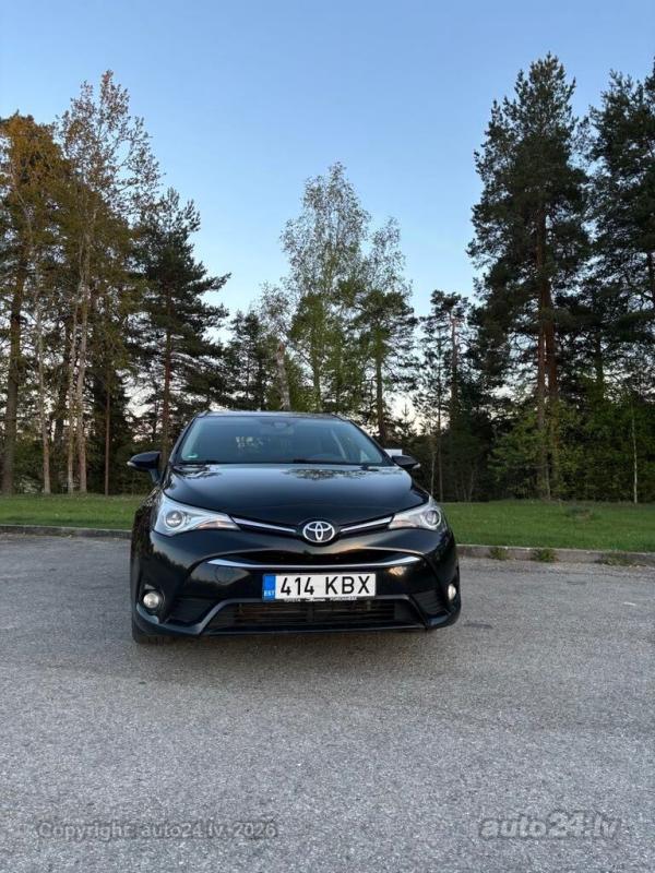 Черный Тойота Авенсис 2015 в Тарту, объемом двигателя 2.00 л и пробегом 345 тыс. км за 6900 €, фото 1 на AUTOMOTO.COM.LV