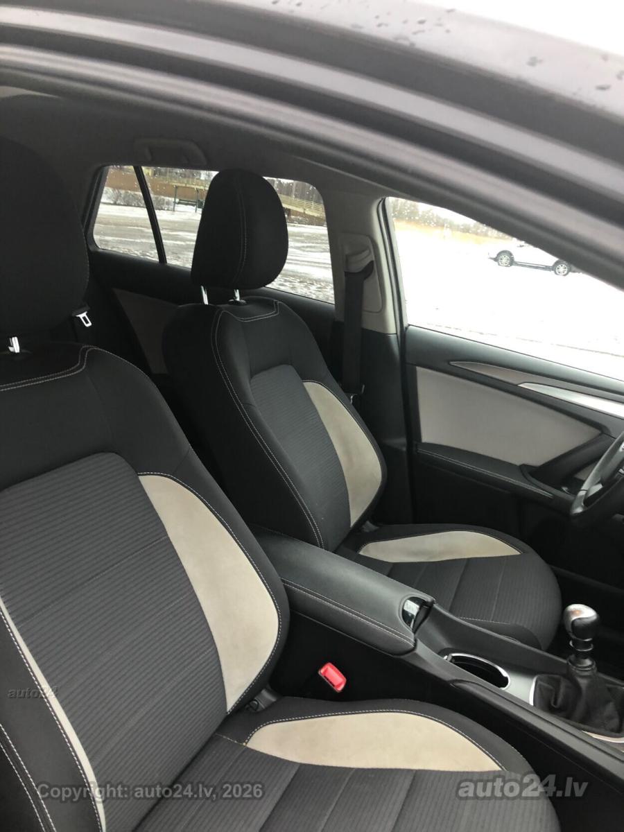 Melns Toyota Avensis 2015 Tartu, ar dzinēja tilpumu 2.00 L un nobraukumu 345 tūkst. km par 6900 €, foto 10 vietnē AUTOMOTO.COM.LV