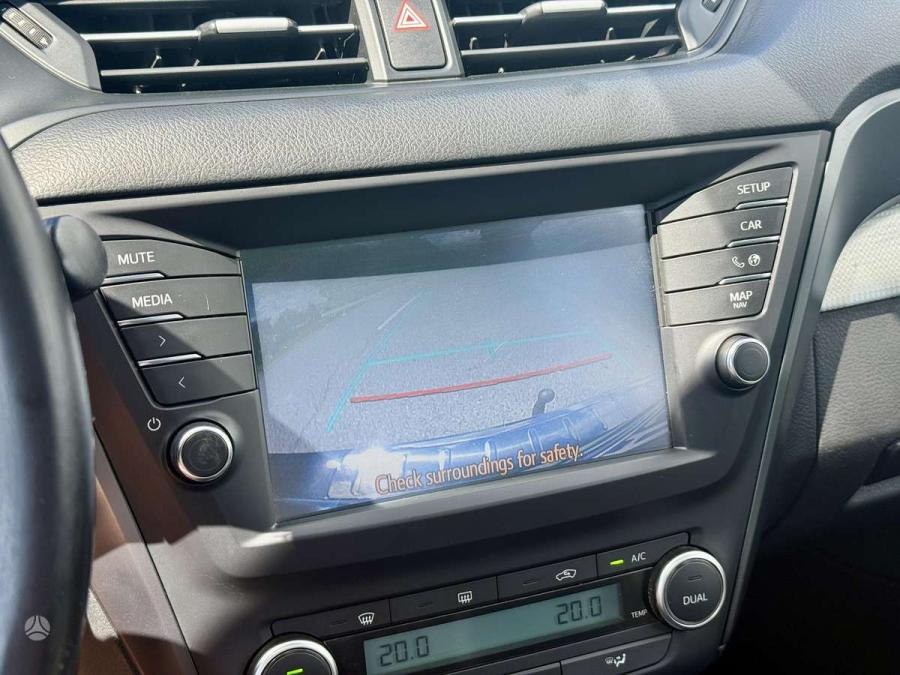 Black Toyota Avensis 2015 in Siauliai, with an engine capacity of 2.00 L and mileage of 233 thousand km for 8000 €, photo 13 on AUTOMOTO.COM.LV