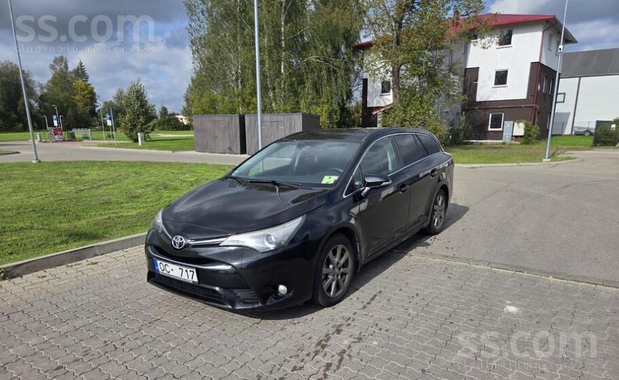 Black Toyota Avensis 2015 in Jelgava, with an engine capacity of 2.00 L and mileage of 225 thousand km for 8200 €, photo 1 on AUTOMOTO.COM.LV