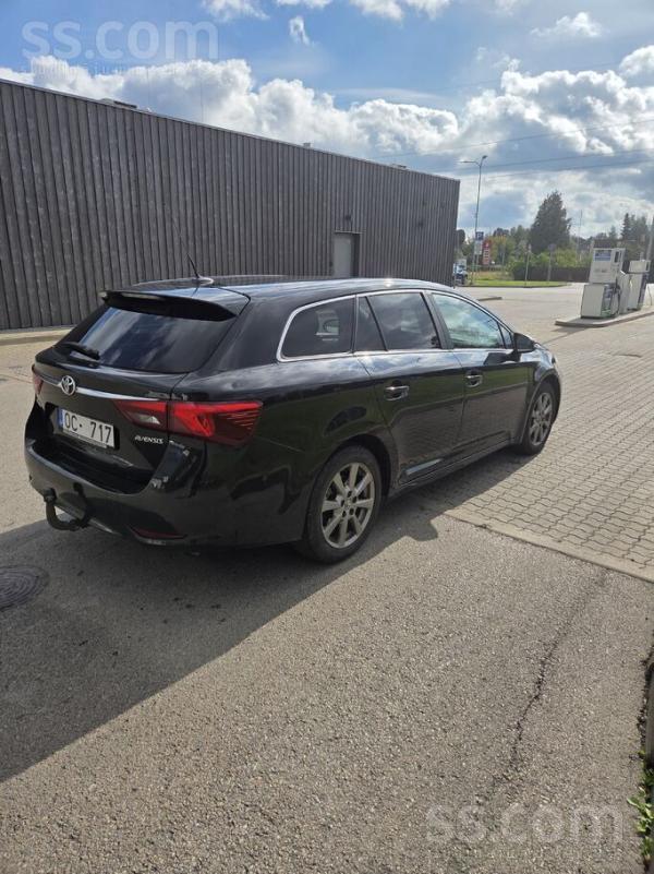 Черный Тойота Авенсис 2015 в Елгава, объемом двигателя 2.00 л и пробегом 225 тыс. км за 8200 €, фото 4 на AUTOMOTO.COM.LV