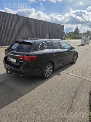 Black Toyota Avensis 2015 in Jelgava, with an engine capacity of 2.00 L and mileage of 225 thousand km for 8200 €, photo 4 on AUTOMOTO.COM.LV