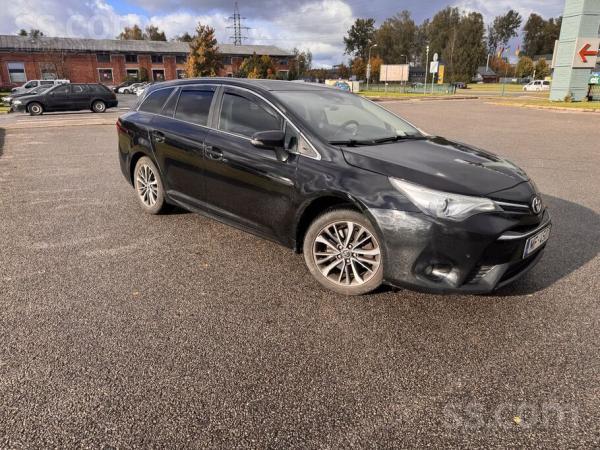 Melns Toyota Avensis 2016 Rīga, ar dzinēja tilpumu 2.00 L un nobraukumu 329 tūkst. km par 8300 €, foto 3 vietnē AUTOMOTO.COM.LV