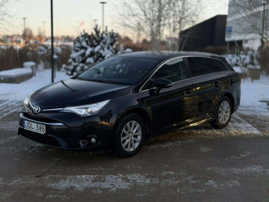 Black Toyota Avensis 2016 in Vilnius, with an engine capacity of 1.80 L and mileage of 180 thousand km for 9500 €, photo 1 on AUTOMOTO.COM.LV