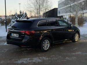Black Toyota Avensis 2016 in Vilnius, with an engine capacity of 1.80 L and mileage of 180 thousand km for 9500 €, photo 2 on AUTOMOTO.COM.LV