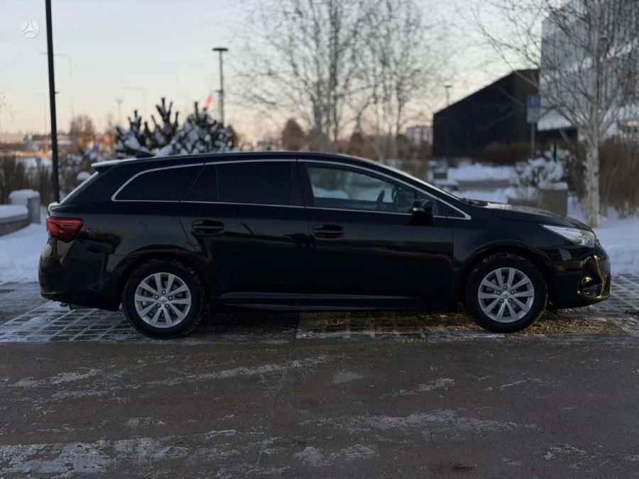Black Toyota Avensis 2016 in Vilnius, with an engine capacity of 1.80 L and mileage of 180 thousand km for 9500 €, photo 22 on AUTOMOTO.COM.LV