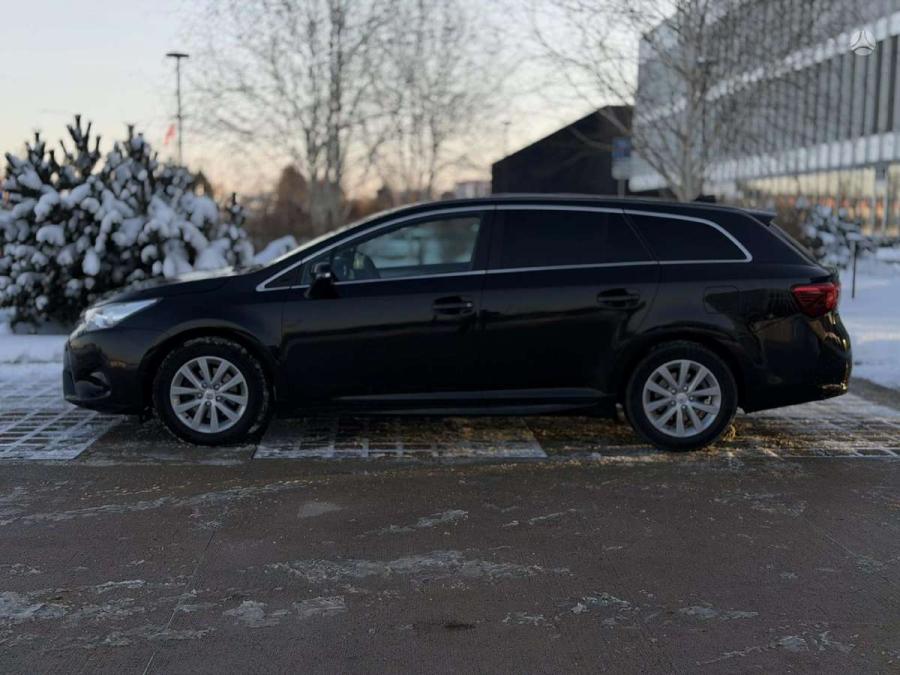 Black Toyota Avensis 2016 in Vilnius, with an engine capacity of 1.80 L and mileage of 180 thousand km for 9500 €, photo 23 on AUTOMOTO.COM.LV