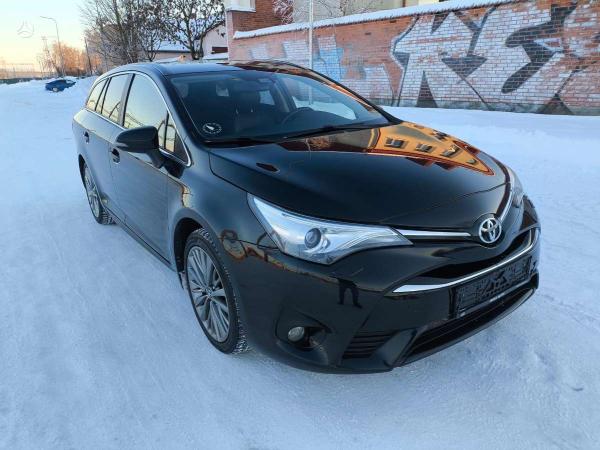 Black Toyota Avensis 2016 in Siauliai, with an engine capacity of 2.00 L and mileage of 233 thousand km for 9000 €, photo 3 on AUTOMOTO.COM.LV