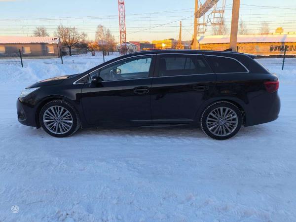 Black Toyota Avensis 2016 in Siauliai, with an engine capacity of 2.00 L and mileage of 233 thousand km for 9000 €, photo 7 on AUTOMOTO.COM.LV