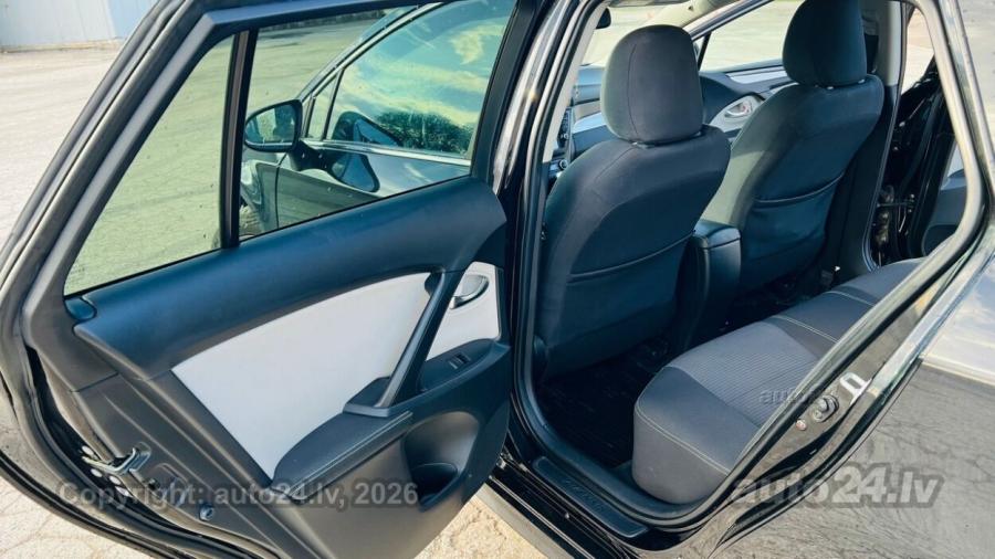 Черный Тойота Авенсис 2016 в Кохтла-Ярве, объемом двигателя 2.00 л и пробегом 300 тыс. км за 9500 €, фото 10 на AUTOMOTO.COM.LV