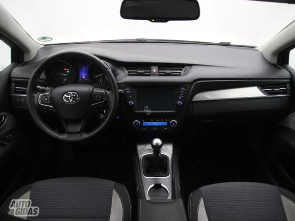 Black Toyota Avensis 2016 in Vilnius, with an engine capacity of 1.80 L and mileage of 166 thousand km for 10999 €, photo 2 on AUTOMOTO.COM.LV