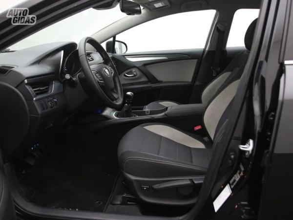 Black Toyota Avensis 2016 in Vilnius, with an engine capacity of 1.80 L and mileage of 166 thousand km for 10999 €, photo 4 on AUTOMOTO.COM.LV